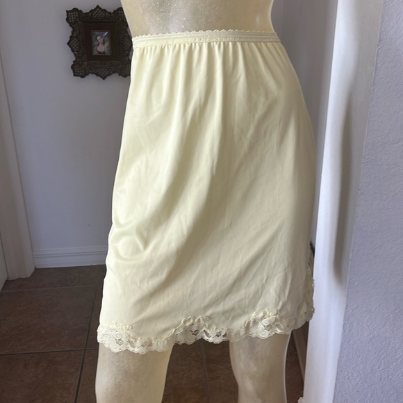 Vintage | Intimates & Sleepwear | Vintage Formfit Rogers Pastel Yellow ...
